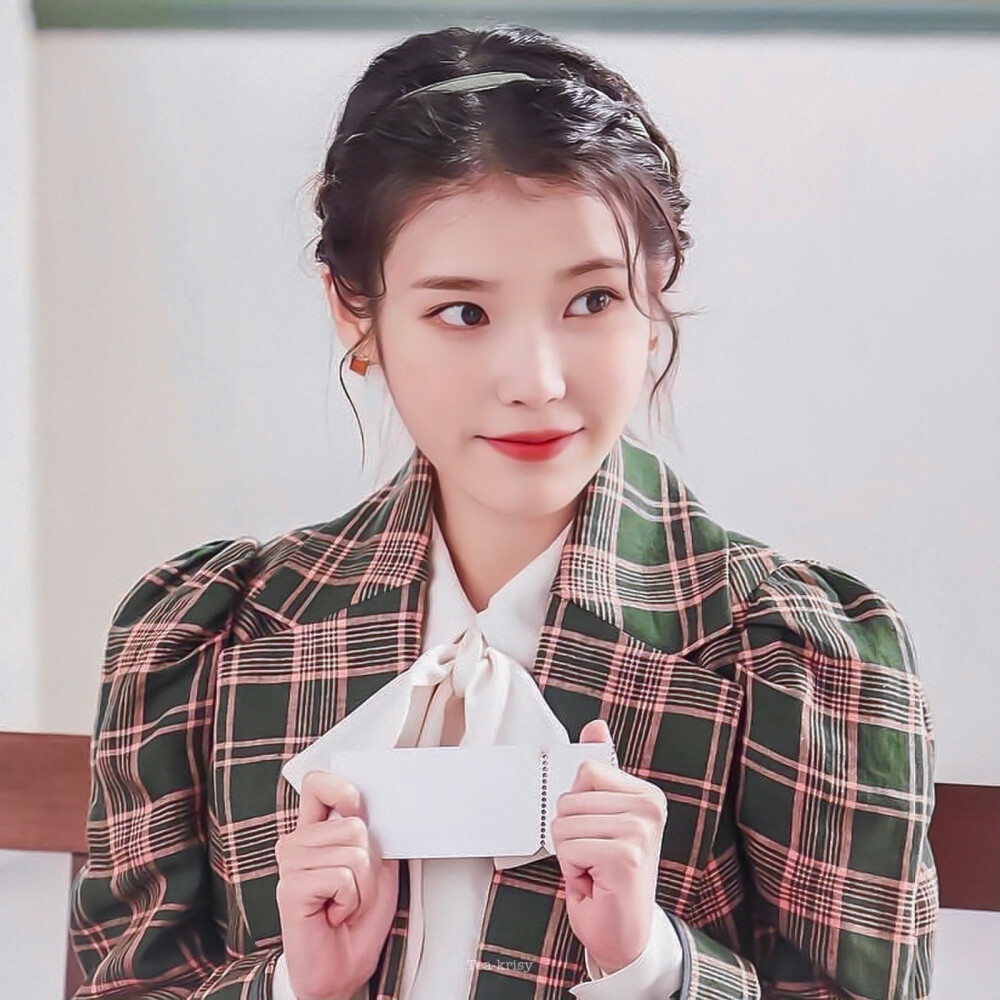 IU | LILAC花絮 cr:Tea-Krisy - 堆糖，美图壁纸兴趣社区