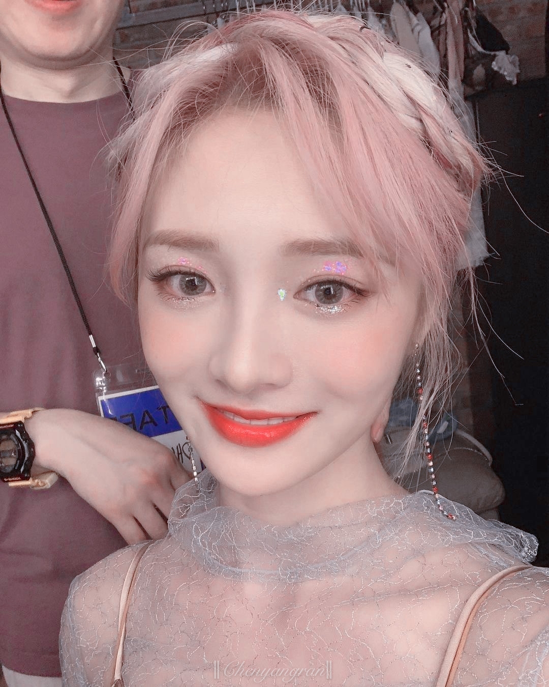 周洁琼 粉发真的太绝了！！！yyds！！ - 高清图片，堆糖，美图壁纸兴趣社区