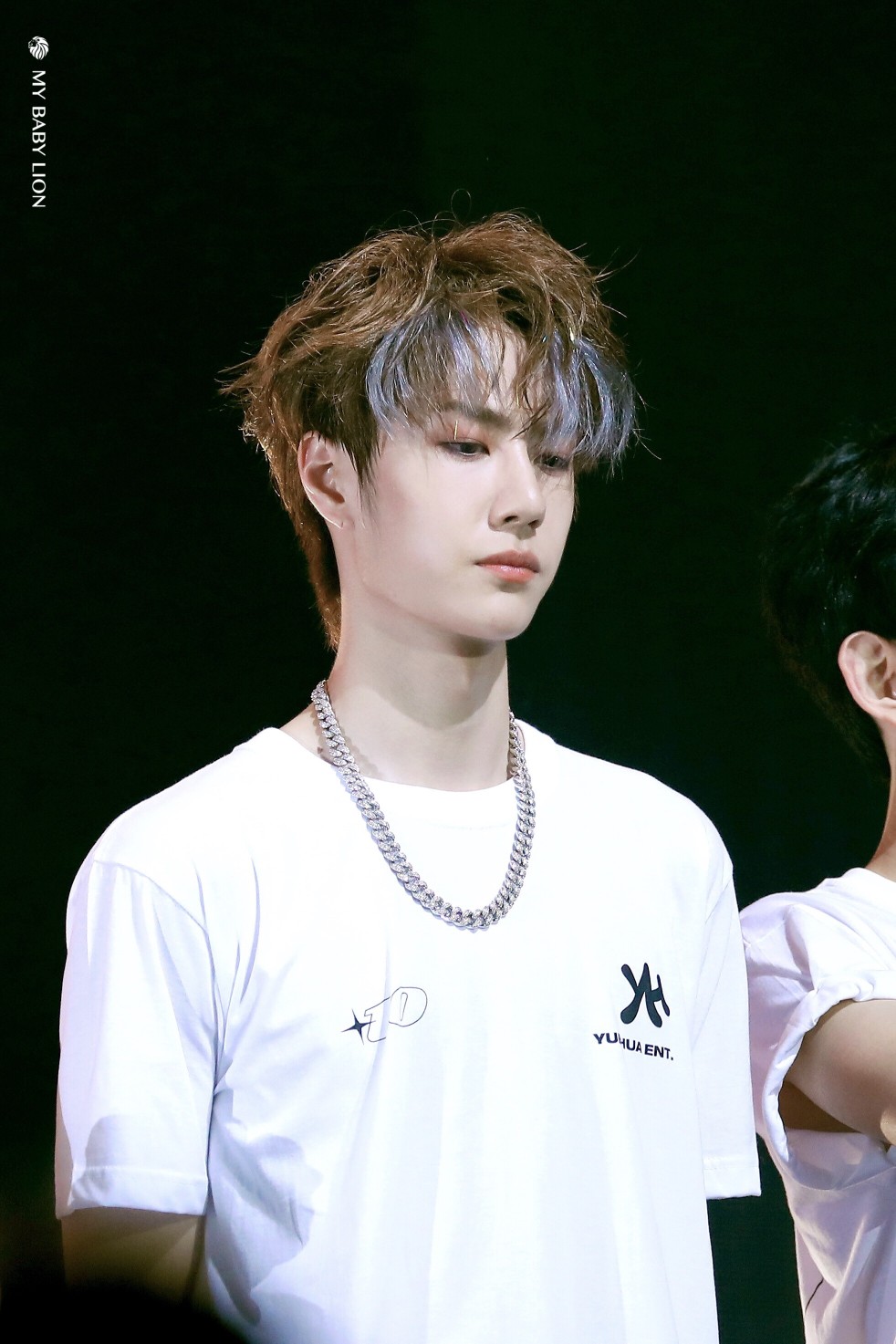 190602 乐华家族演唱会 @UNIQ-王一博 cr:lo… - 高清图片，堆糖，美图壁纸兴趣社区