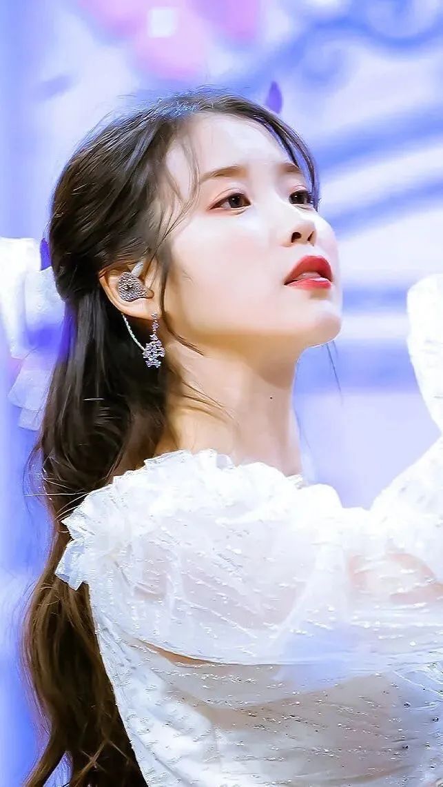 iu 壁纸 - 堆糖，美图壁纸兴趣社区