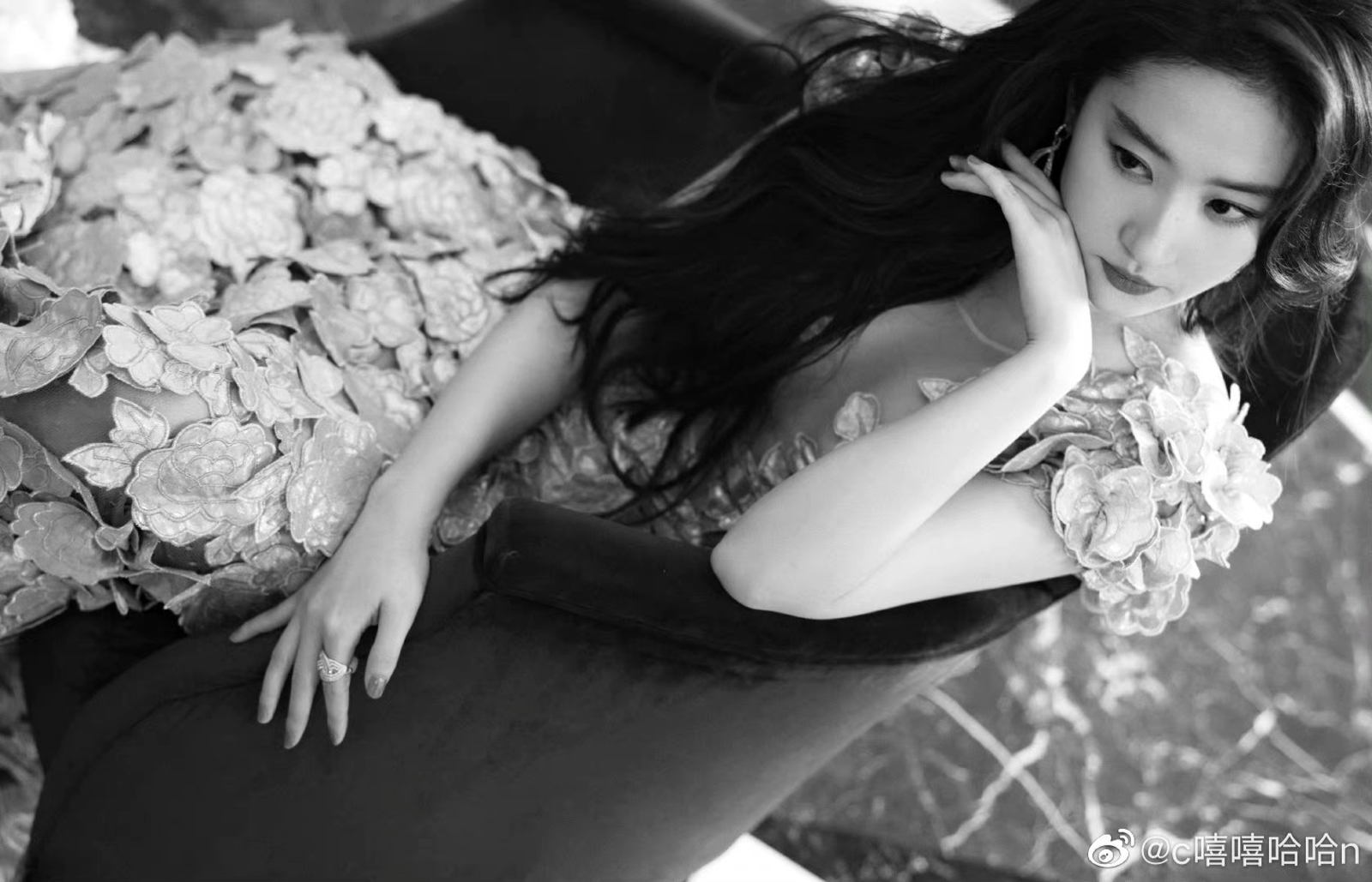 刘亦菲花朵长裙礼服202210 - 高清图片，堆糖，美图壁纸兴趣社区