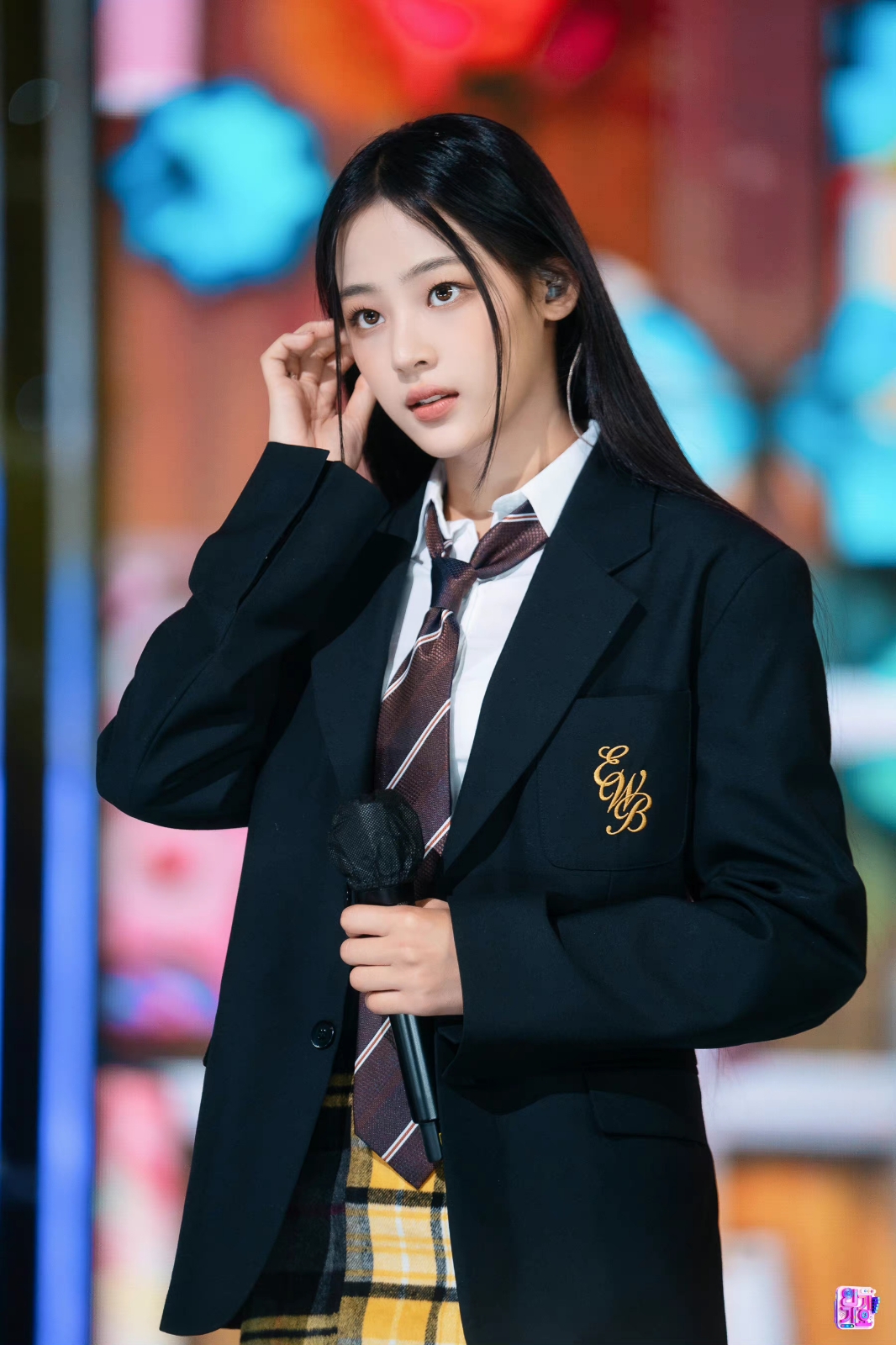 minji /图源见logo 侵删 - 高清图片，堆糖，美图壁纸兴趣社区