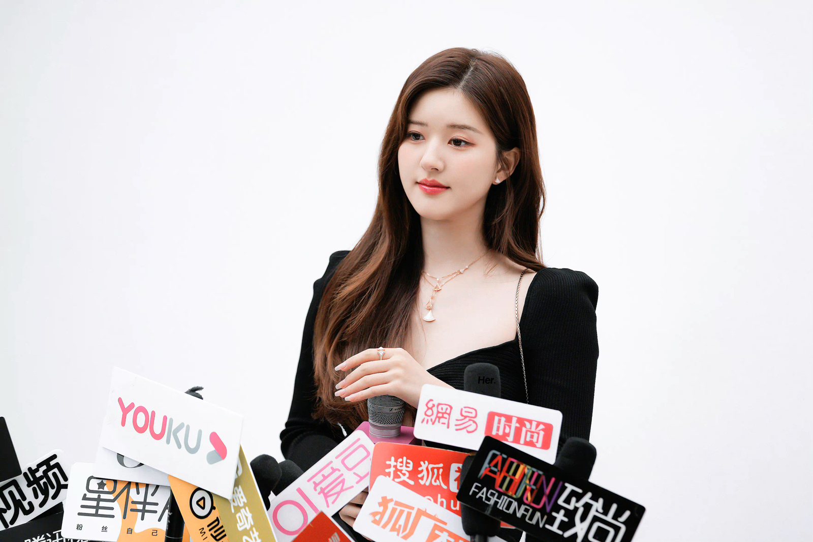 赵露思 ｜ Rosy ©Her_赵露思 - 高清图片，堆糖，美图壁纸兴趣社区