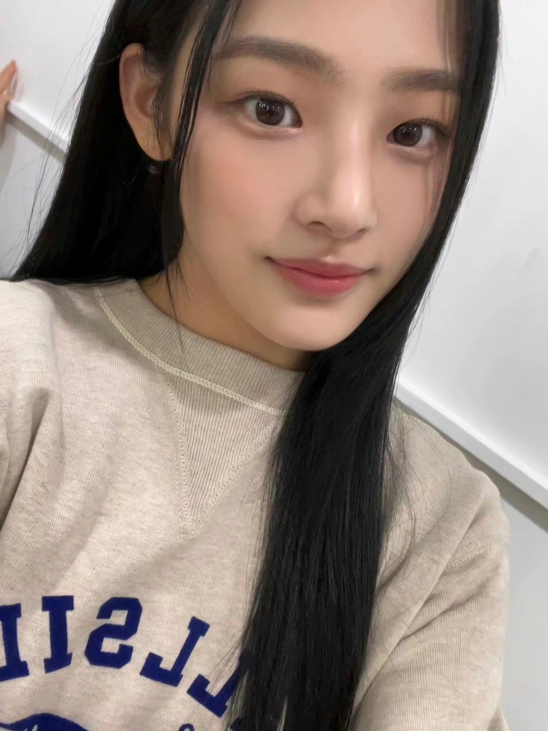 minji ©logo 侵删. - 高清图片，堆糖，美图壁纸兴趣社区