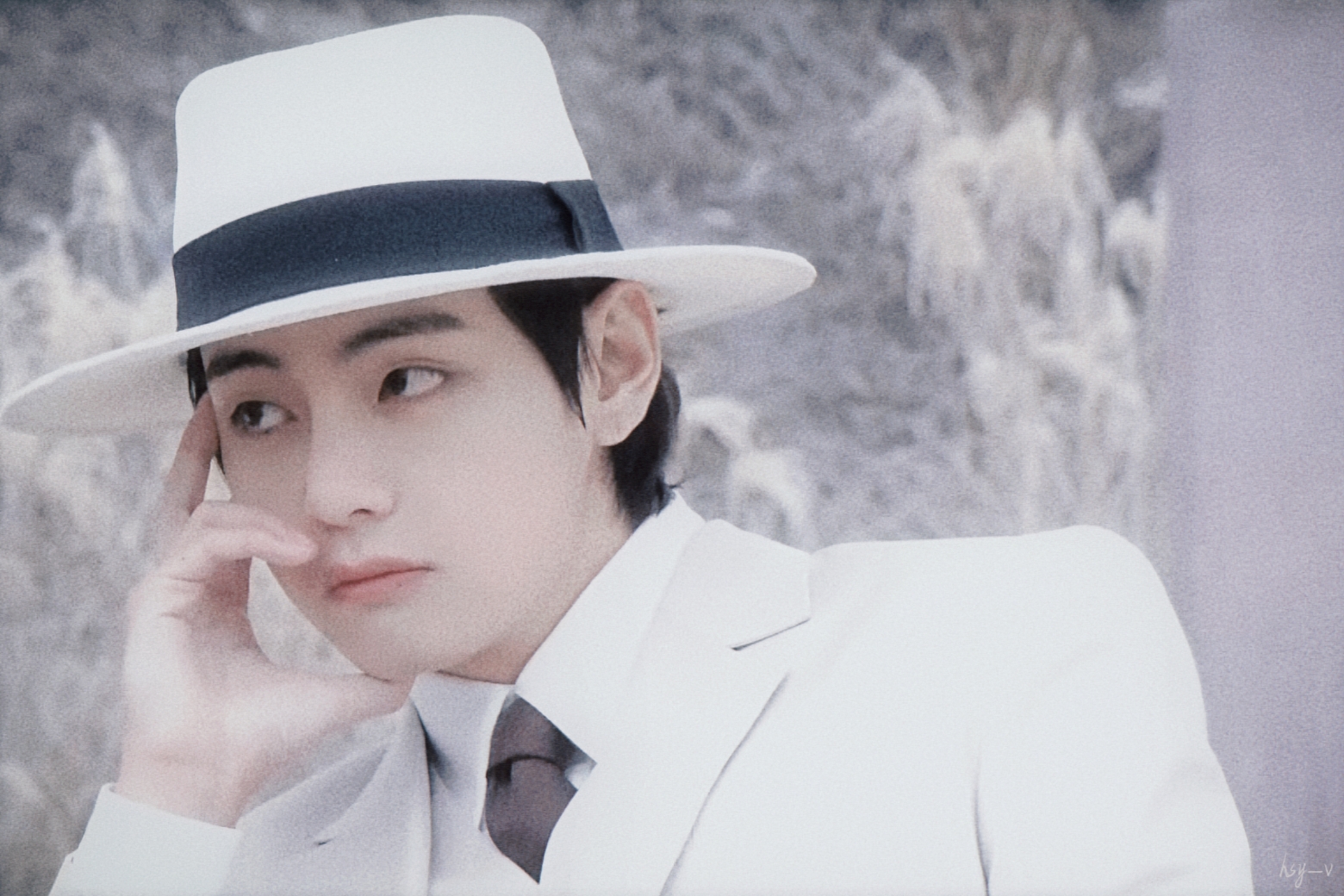 金泰亨 Me, Myself, and V ©HSY-V - 高清图片，堆糖，美图壁纸兴趣社区