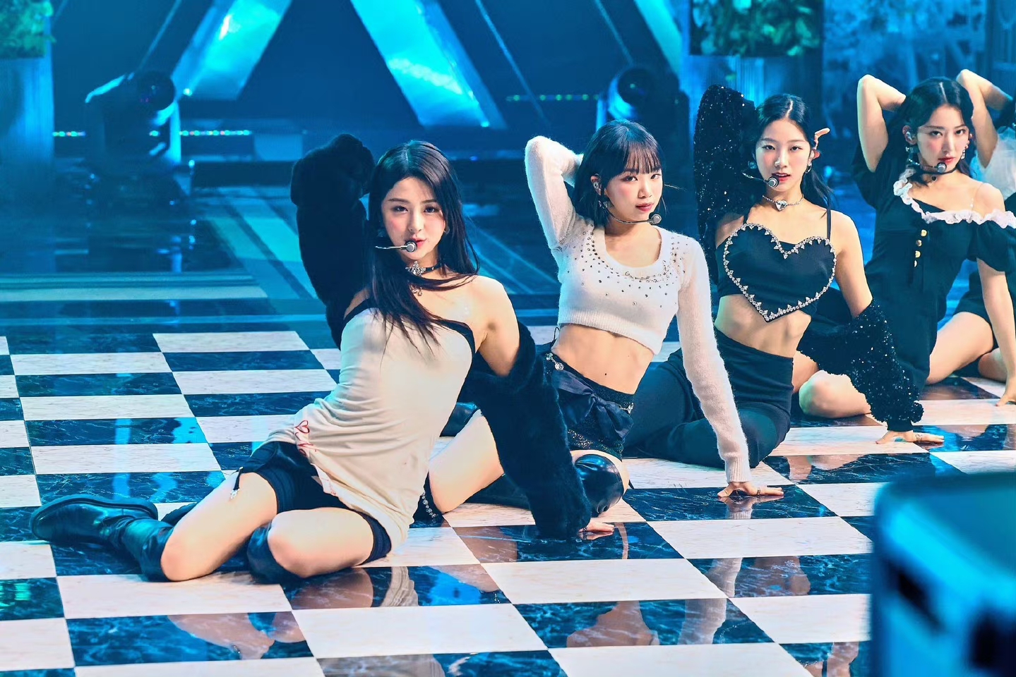 LESSERAFIM - 高清图片，堆糖，美图壁纸兴趣社区