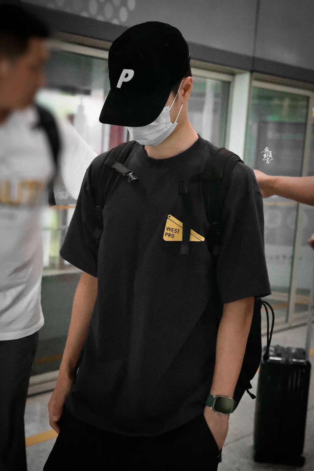 230714 北京出发 @UNIQ-王一博 ☀新… - 堆糖，美图壁纸兴趣社区