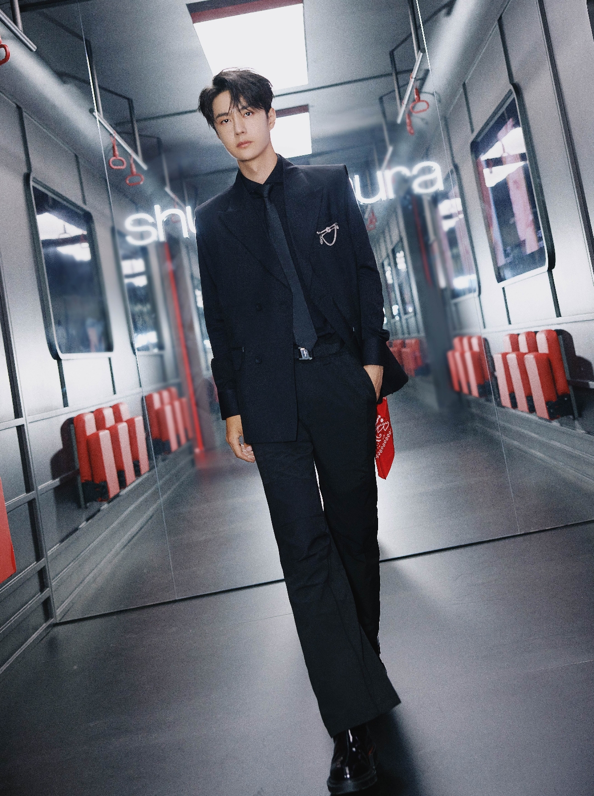 230718 YIBO-OFFICIAL： #王一博植村秀全球… - 堆糖，美图壁纸兴趣社区