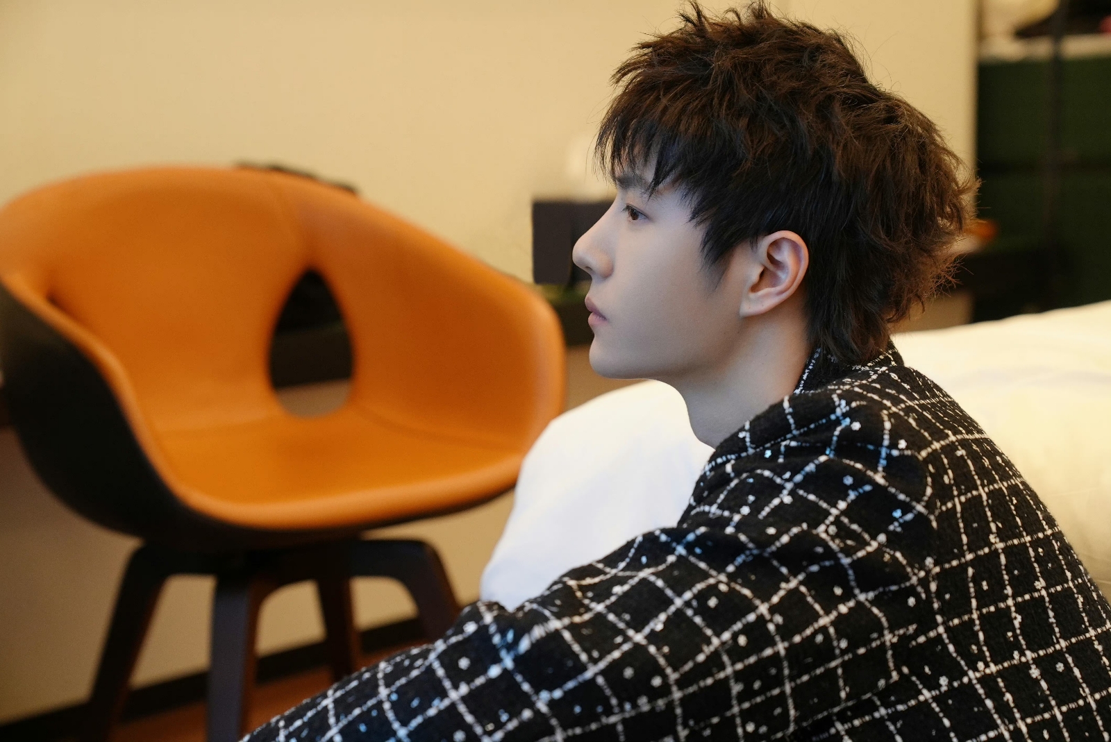 YIBO-OFFICIAL： “侧”拍花絮照送达♥♥ @… - 高清图片，堆糖，美图壁纸兴趣社区