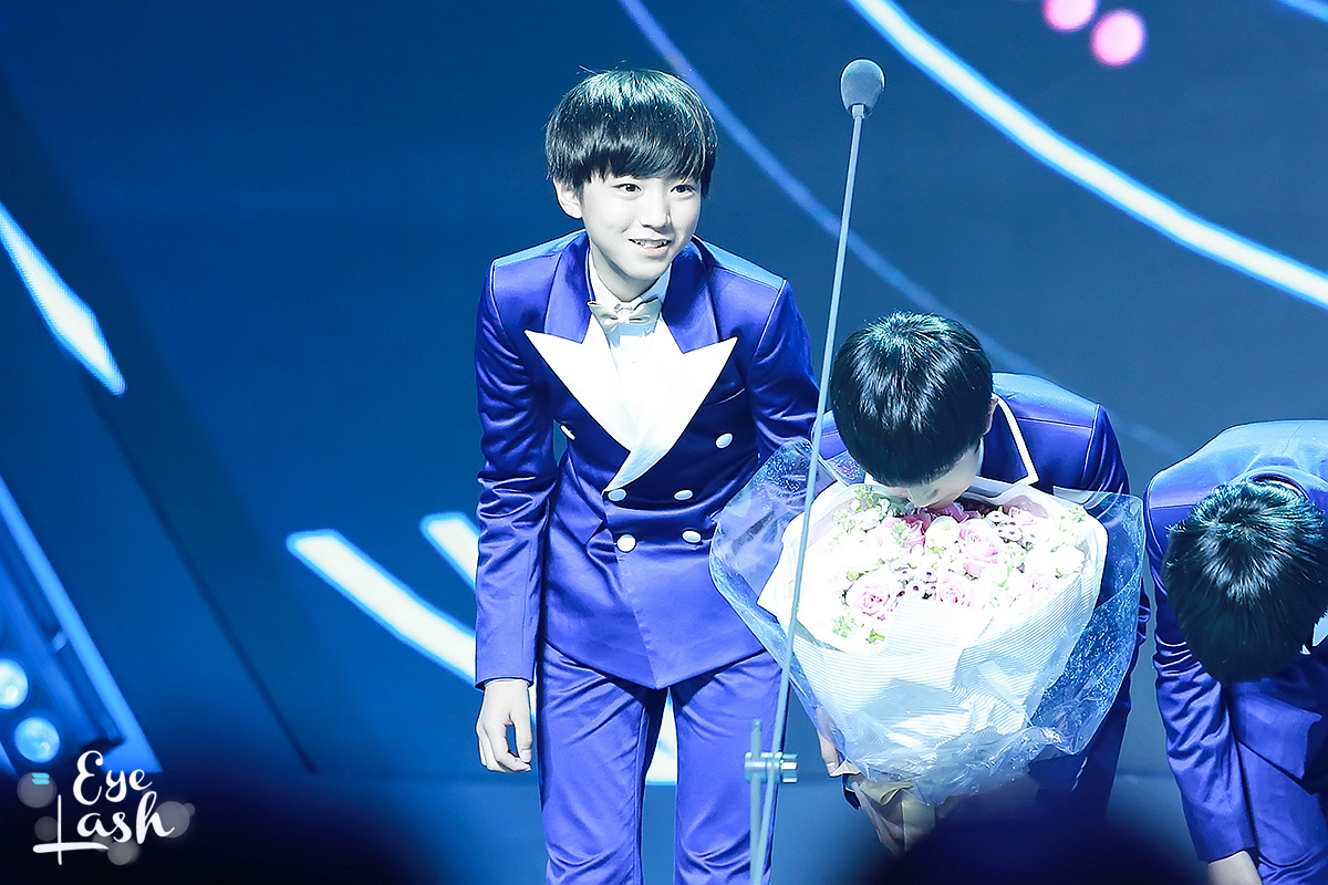 TFBOYS王俊凯-140415音悦盛典颁奖 - 高清图片，堆糖，美图壁纸兴趣社区