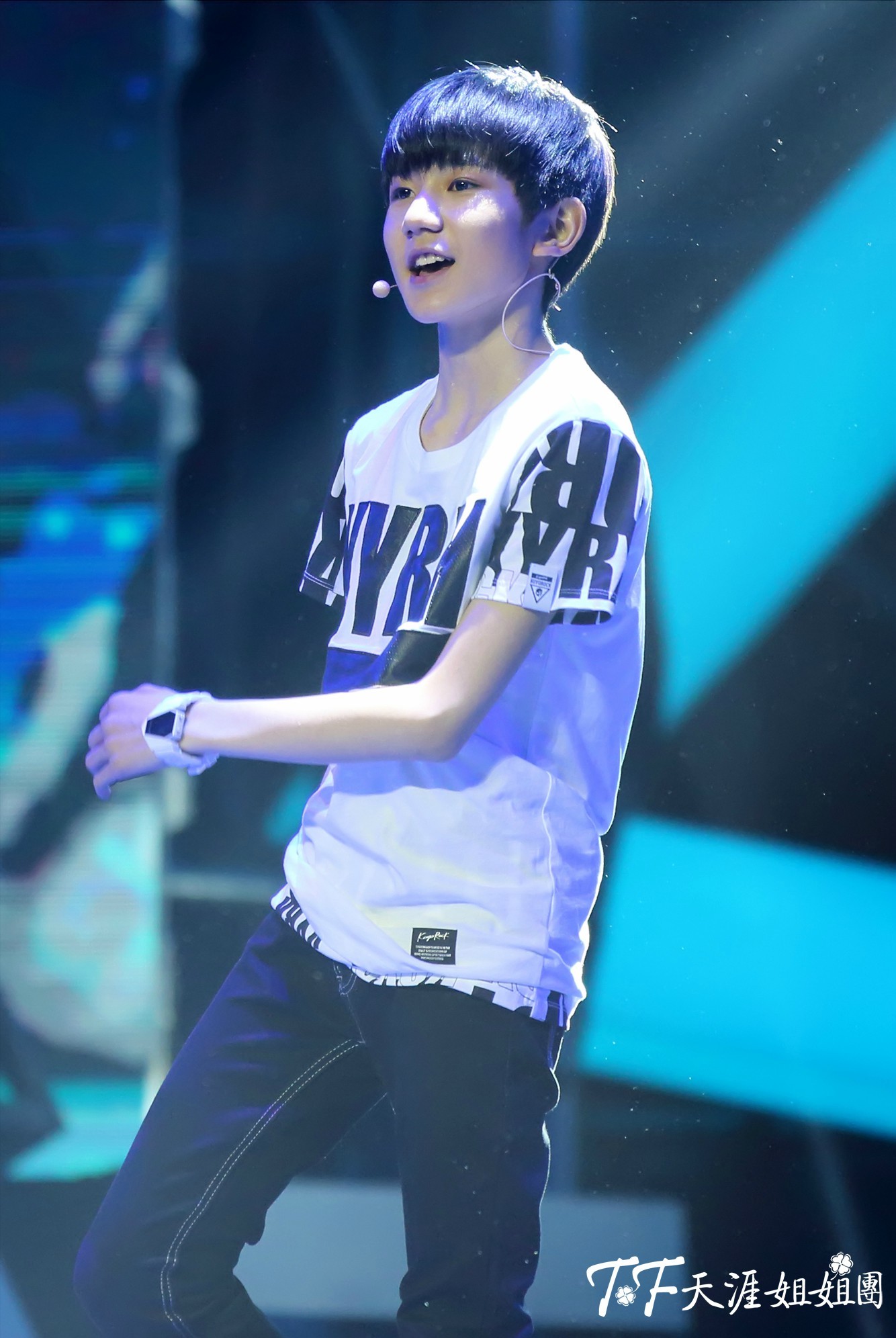 TFBOYS王源 140415 音乐V榜盛典 cr：TF天涯… - 高清图片，堆糖，美图壁纸兴趣社区