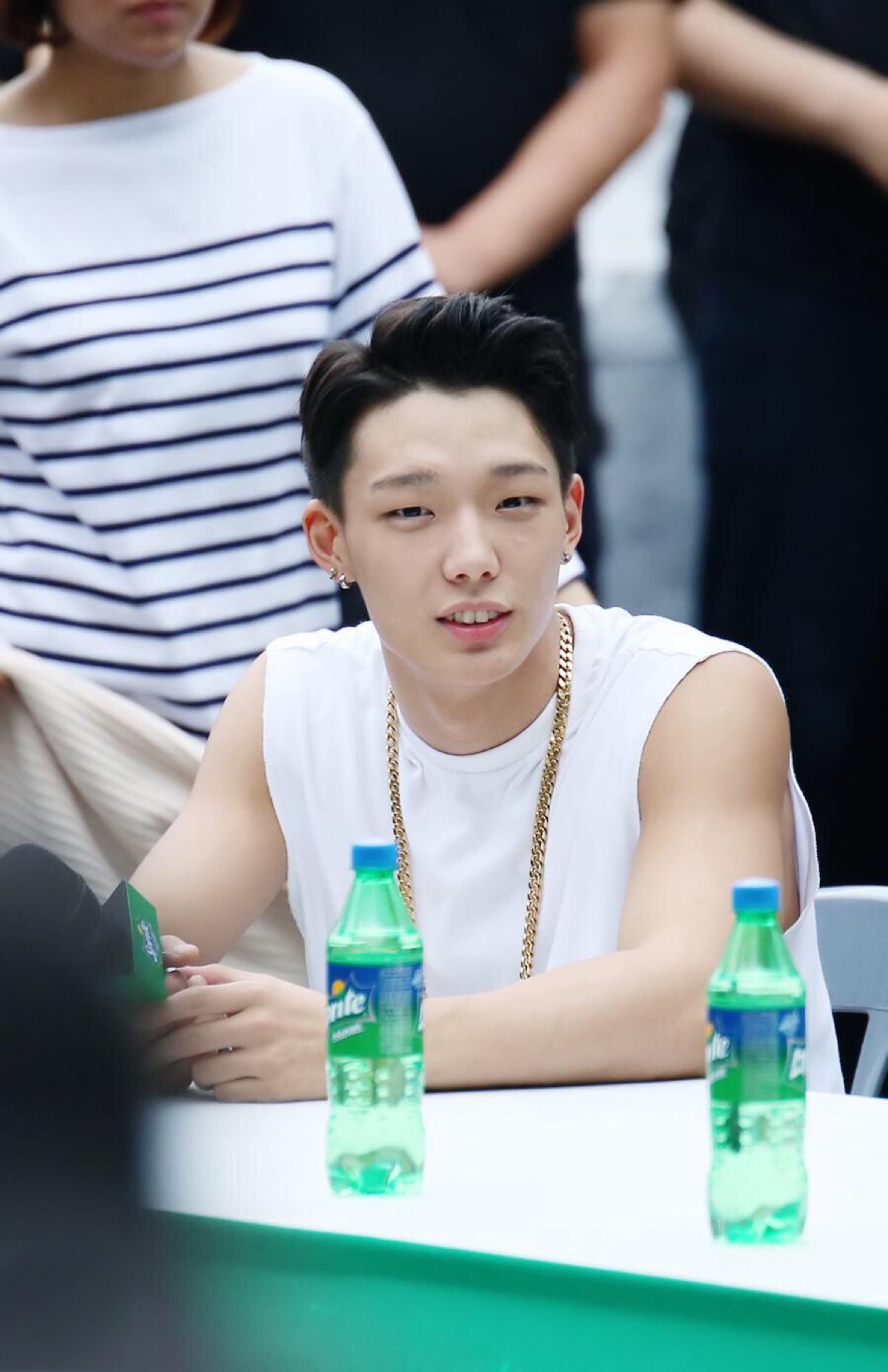 Bobby iKON 水枪节 - 高清图片，堆糖，美图壁纸兴趣社区