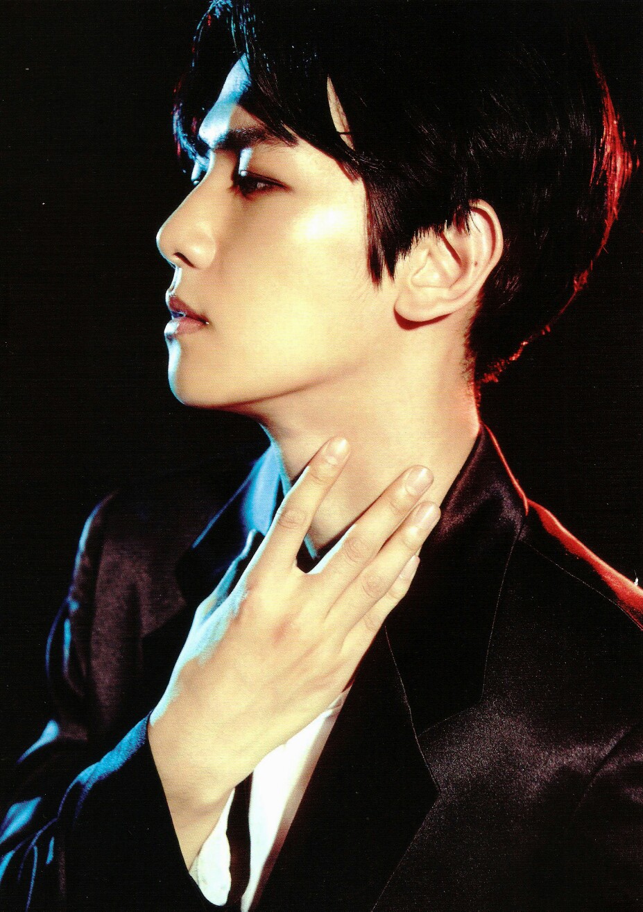 EXO三巡周边 - 场刊 高扫9P [图片cr.몽쉘 … - 高清图片，堆糖，美图壁纸兴趣社区