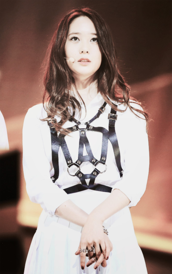 F(X) Krystal 郑秀晶 壁纸 - 高清图片，堆糖，美图壁纸兴趣社区