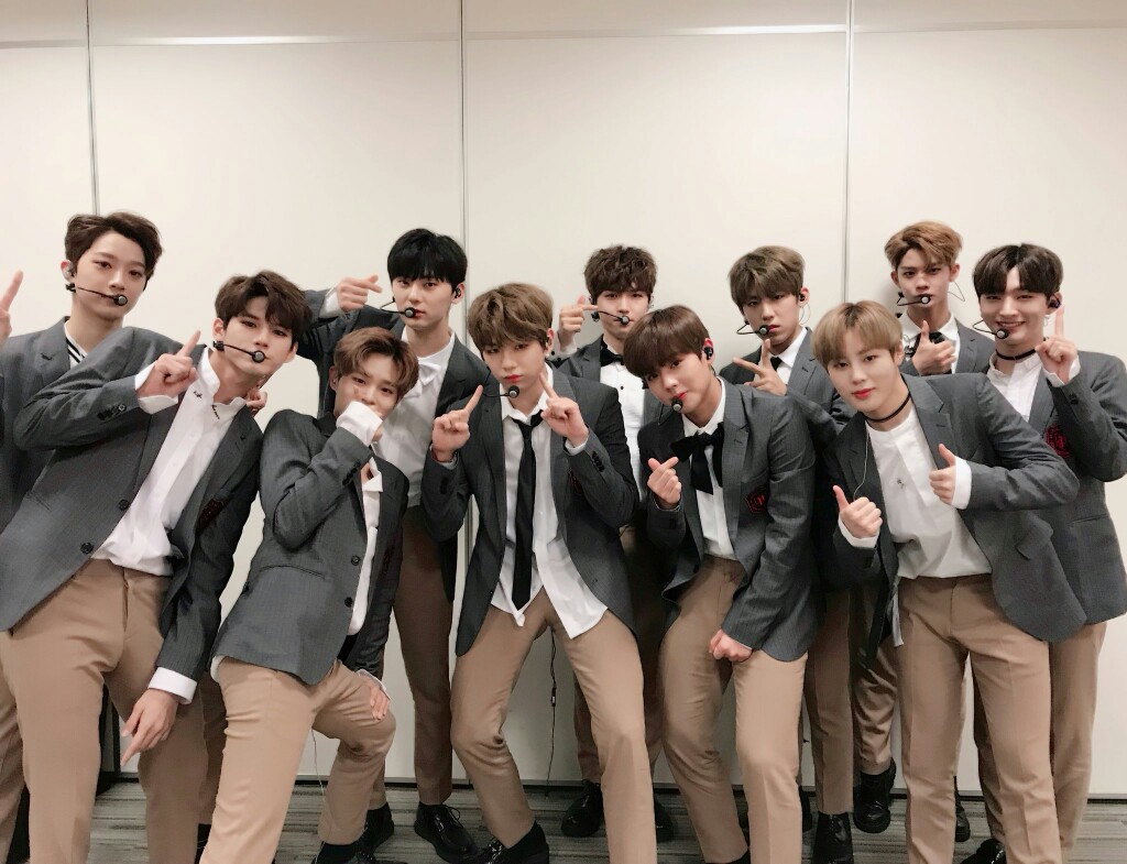 2017.10.3-4 WANNAONE in HONGKONG FM - 高清图片，堆糖，美图壁纸兴趣社区