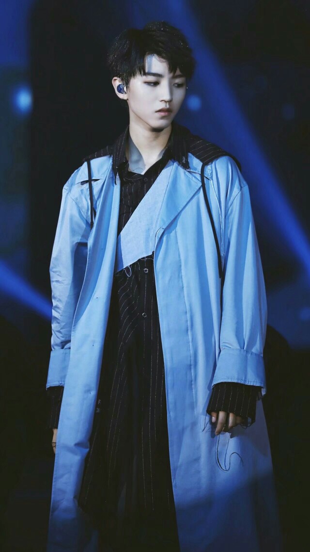 #王俊凯#18岁生日会 crwb - 高清图片，堆糖，美图壁纸兴趣社区