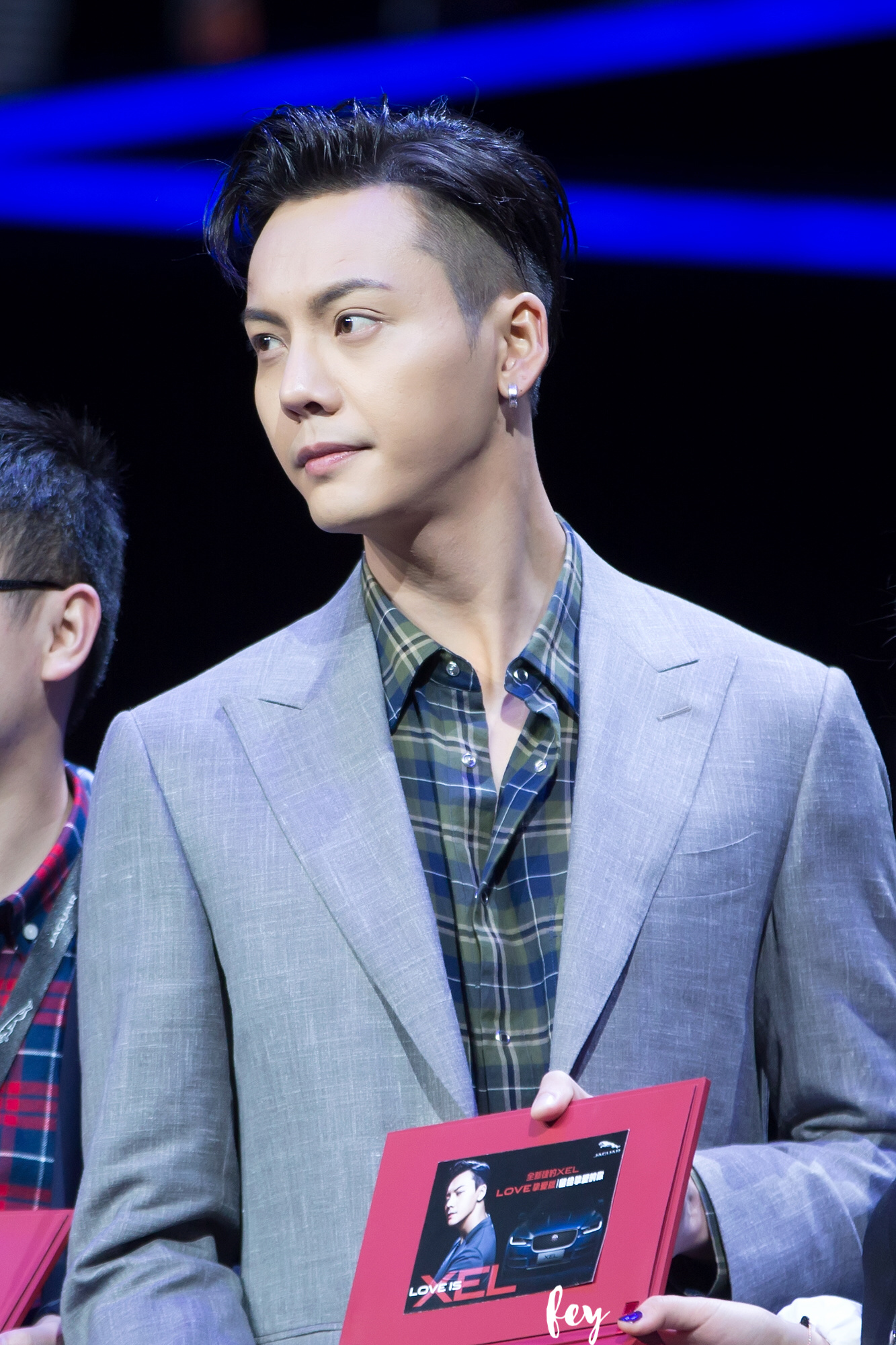 【陈伟霆 William Chan】171215 捷豹XEL上… - 高清图片，堆糖，美图壁纸兴趣社区