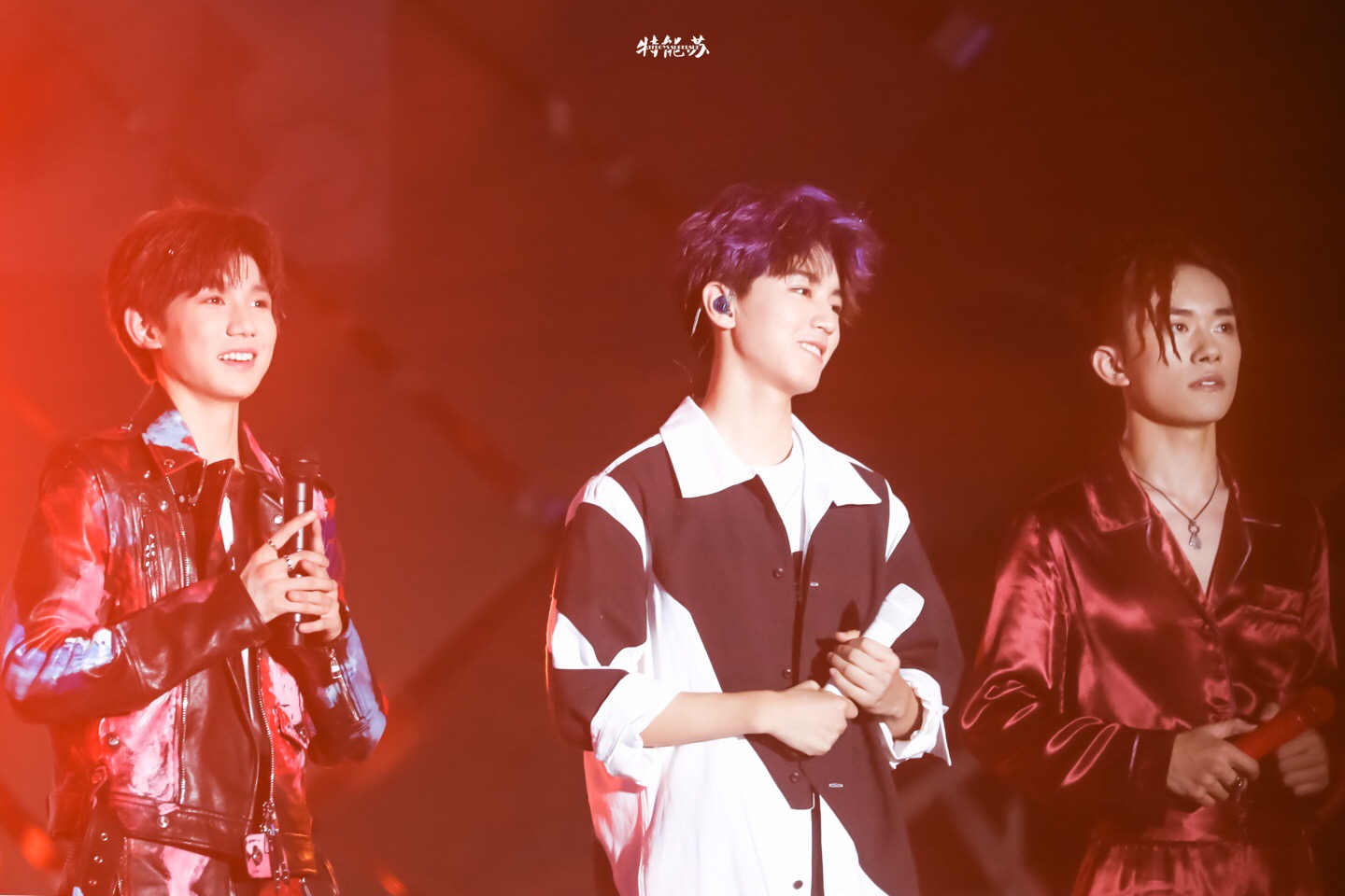 20180824TFBOYS五周年 开始想象 演唱会高清… - 堆糖，美图壁纸兴趣社区