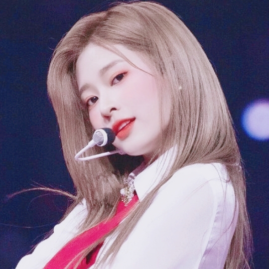 金珉周 cr.minju_777 - 高清图片，堆糖，美图壁纸兴趣社区