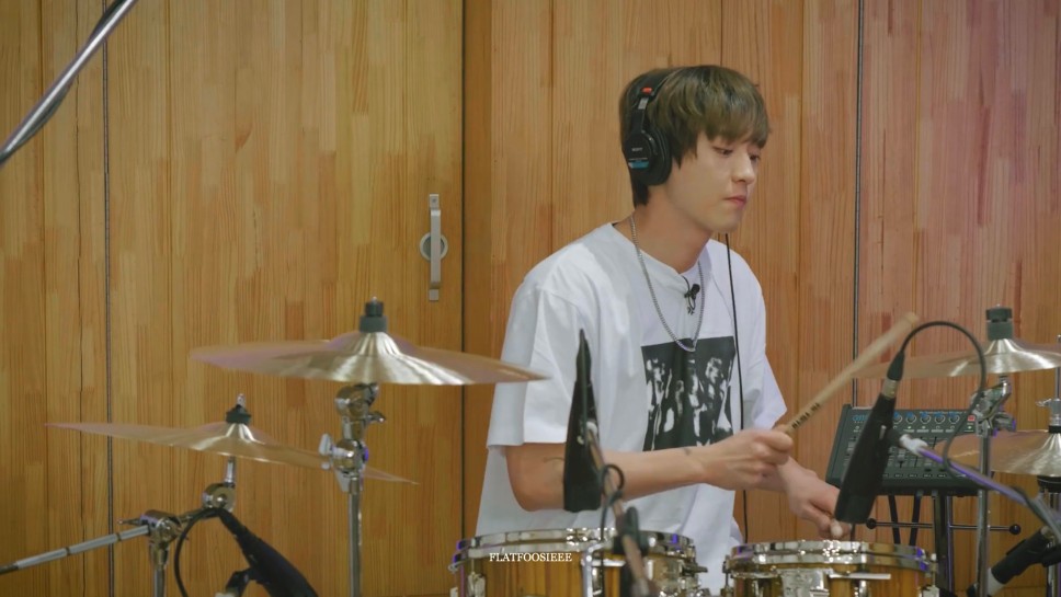 200513 《Yours》Acoustic Session Video … - 高清图片，堆糖，美图壁纸兴趣社区