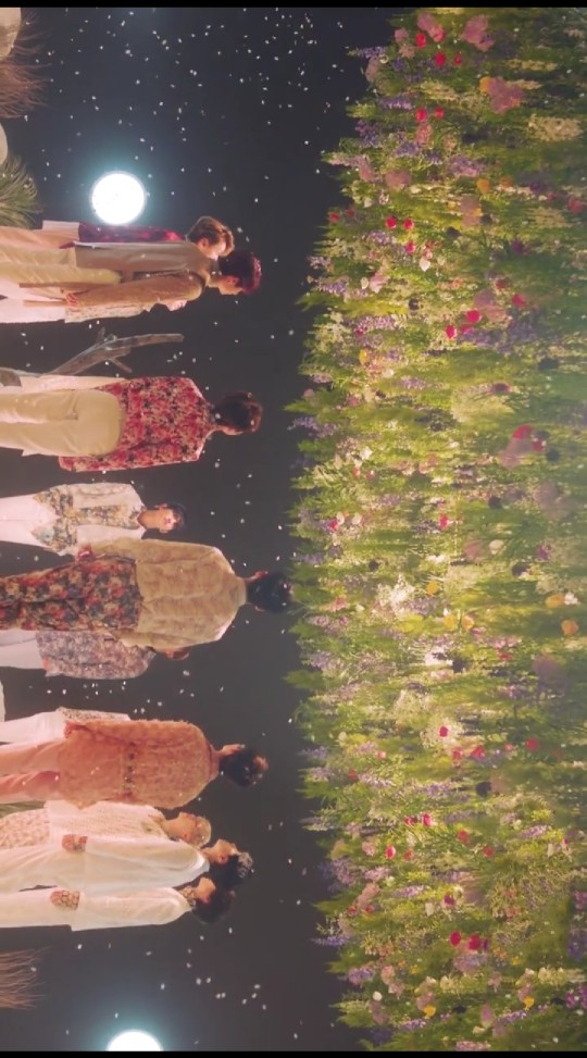 SEVENTEEN 'Fallin' flower' - 高清图片，堆糖，美图壁纸兴趣社区